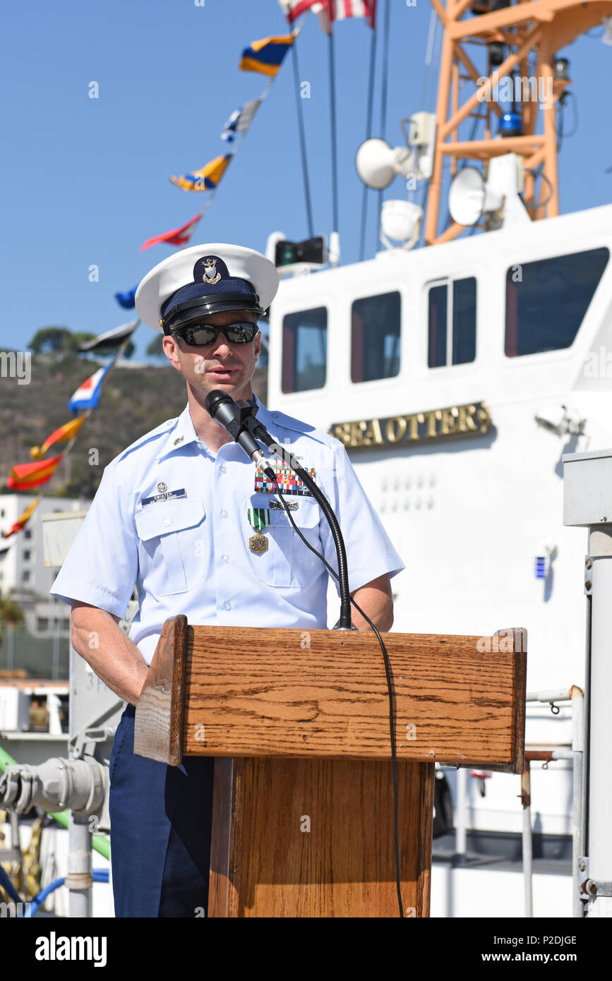 Master Chief Petty Officer Christopher Swiatek, outgoing officer in ...