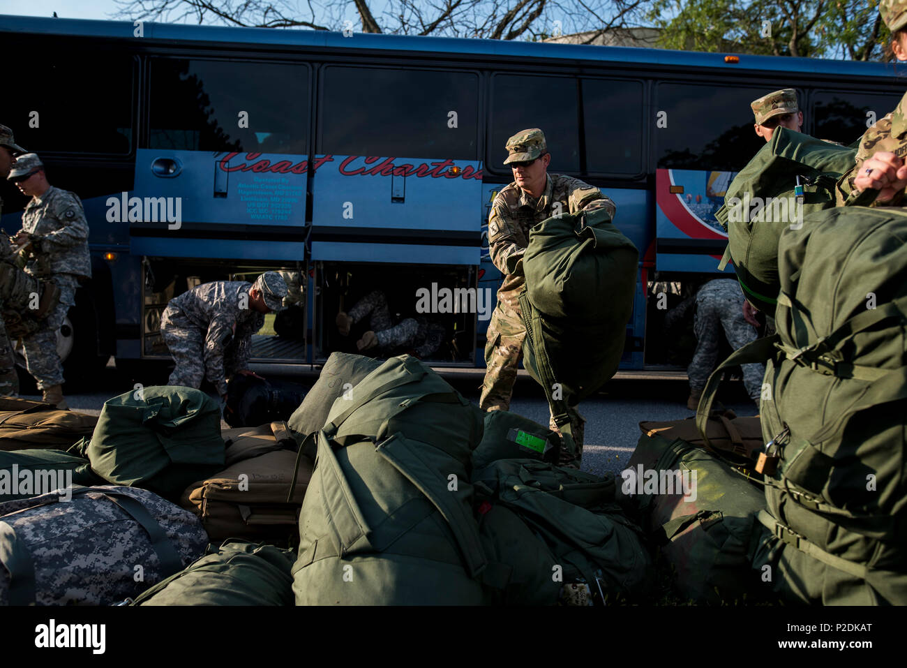 U.S. Army Reserve military police Soldiers from the 443rd Military ...