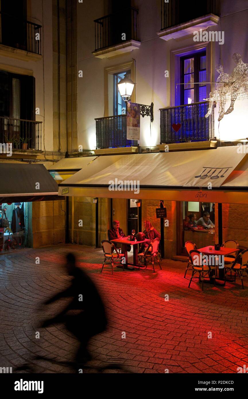 Cafe terrace at night hi-res stock photography and images - Alamy