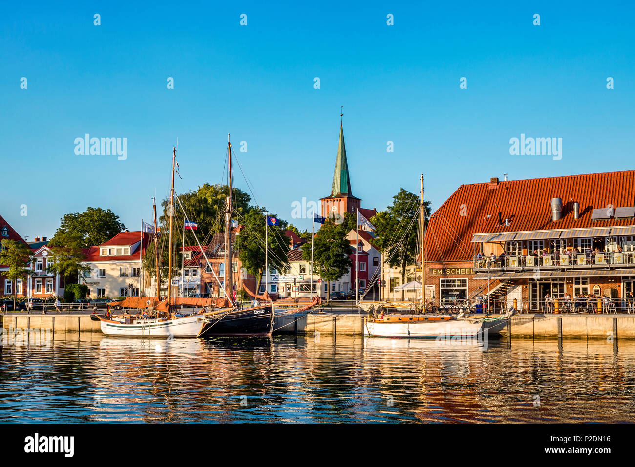 Traditional sailing boats hi-res stock photography and images - Alamy