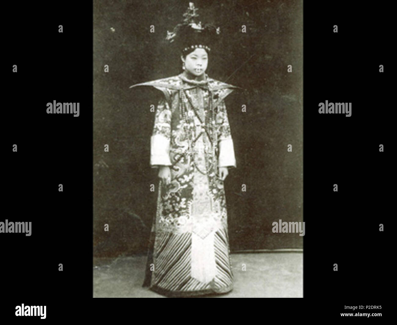 . English: Concubine Wenxiu was Puyi's consort.I would like to add this ...