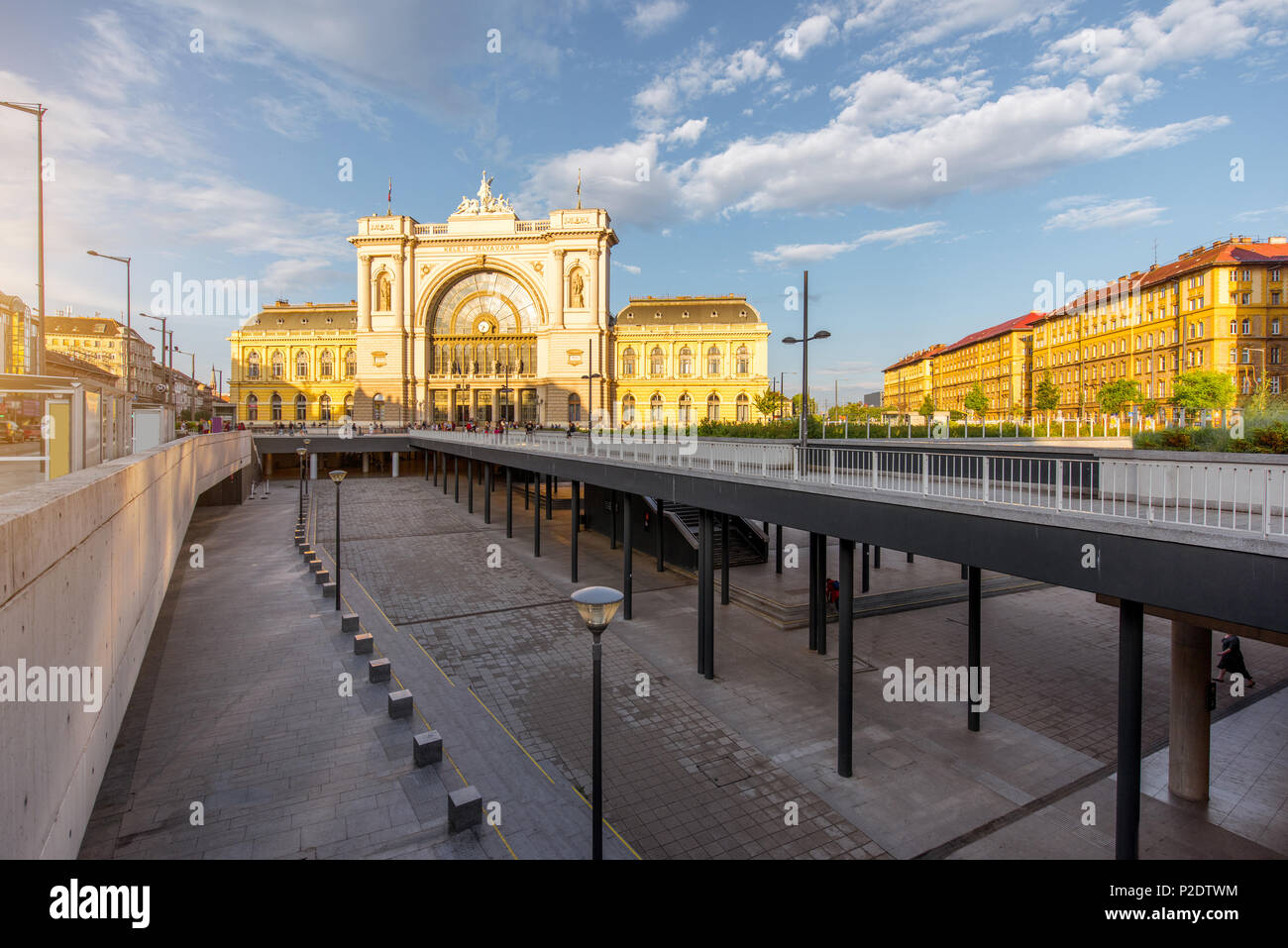 Budapest railway station Stock Photo - Alamy