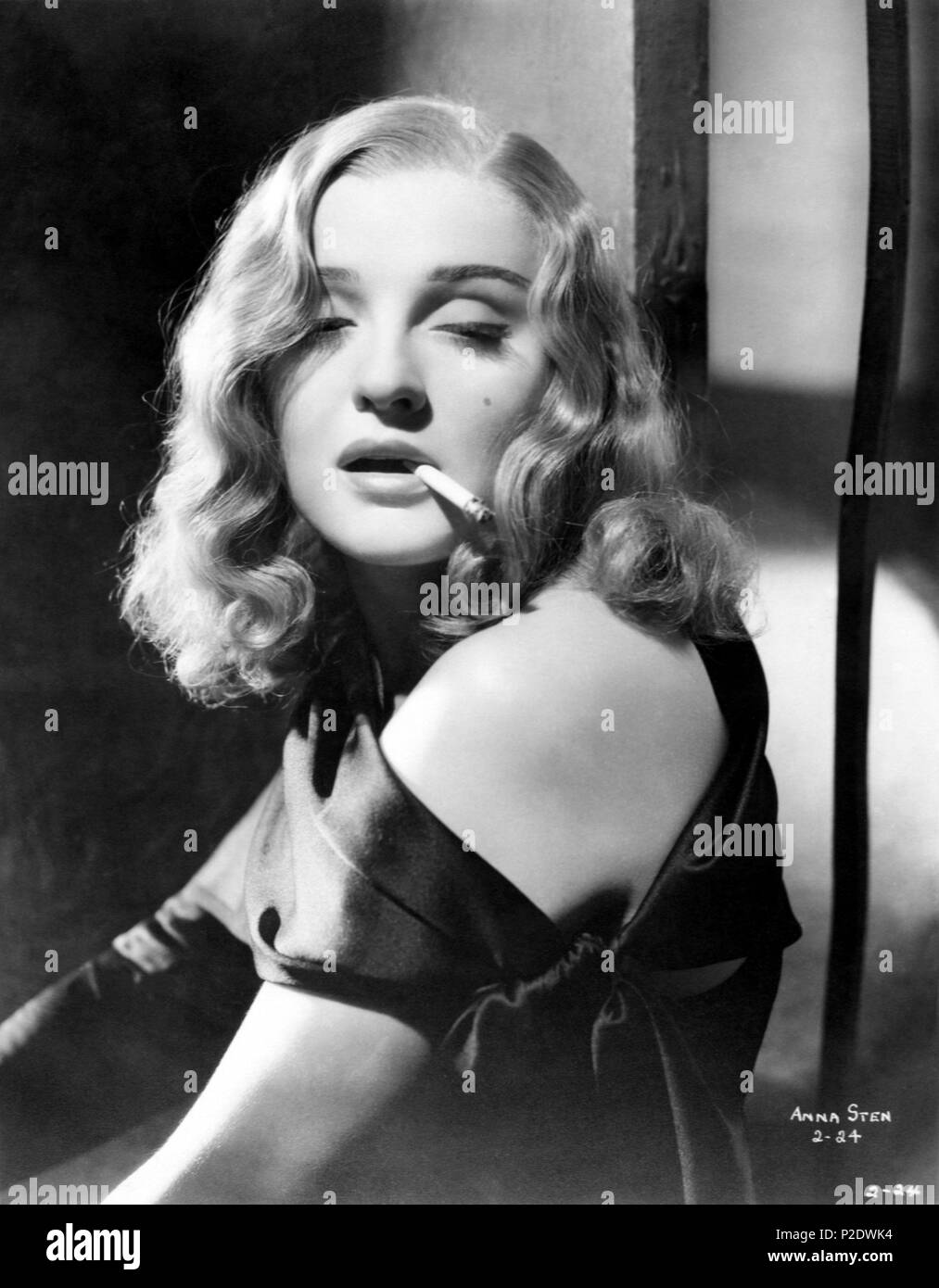 Nana anna sten 1934 nana hi-res stock photography and images - Alamy