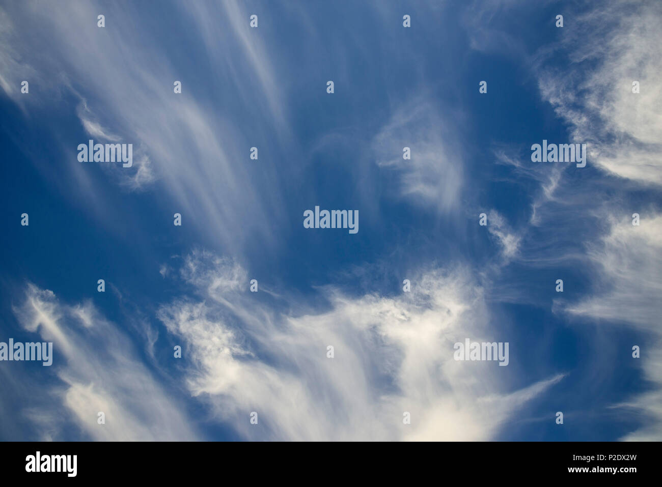 Cirrus clouds wispy blue sky hi-res stock photography and images - Alamy