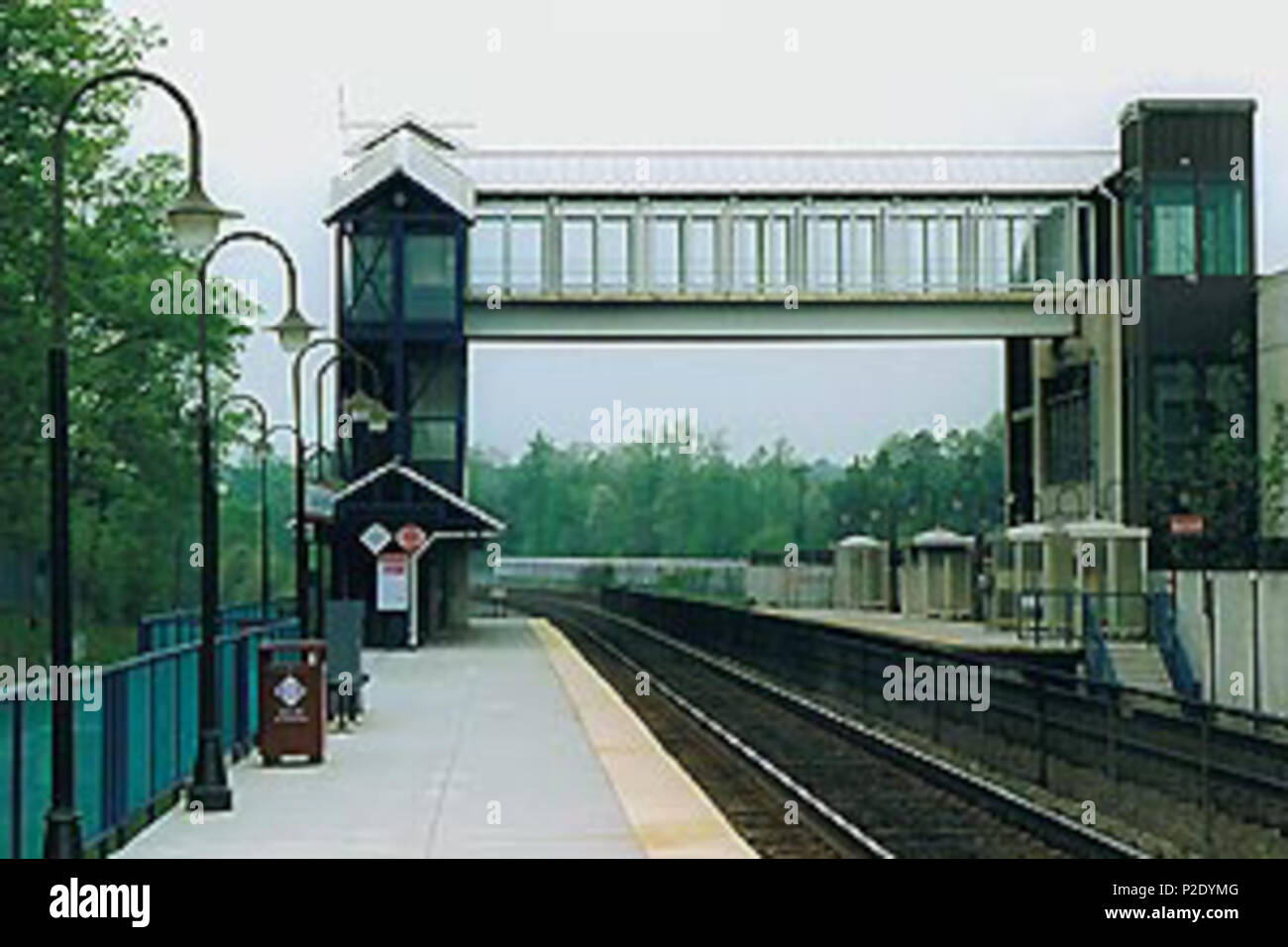 . English: VRE/Amtrak platforms at Franconia-Springfield station in May ...