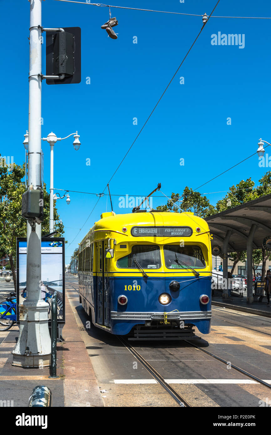 Electric streetcar hi-res stock photography and images - Alamy