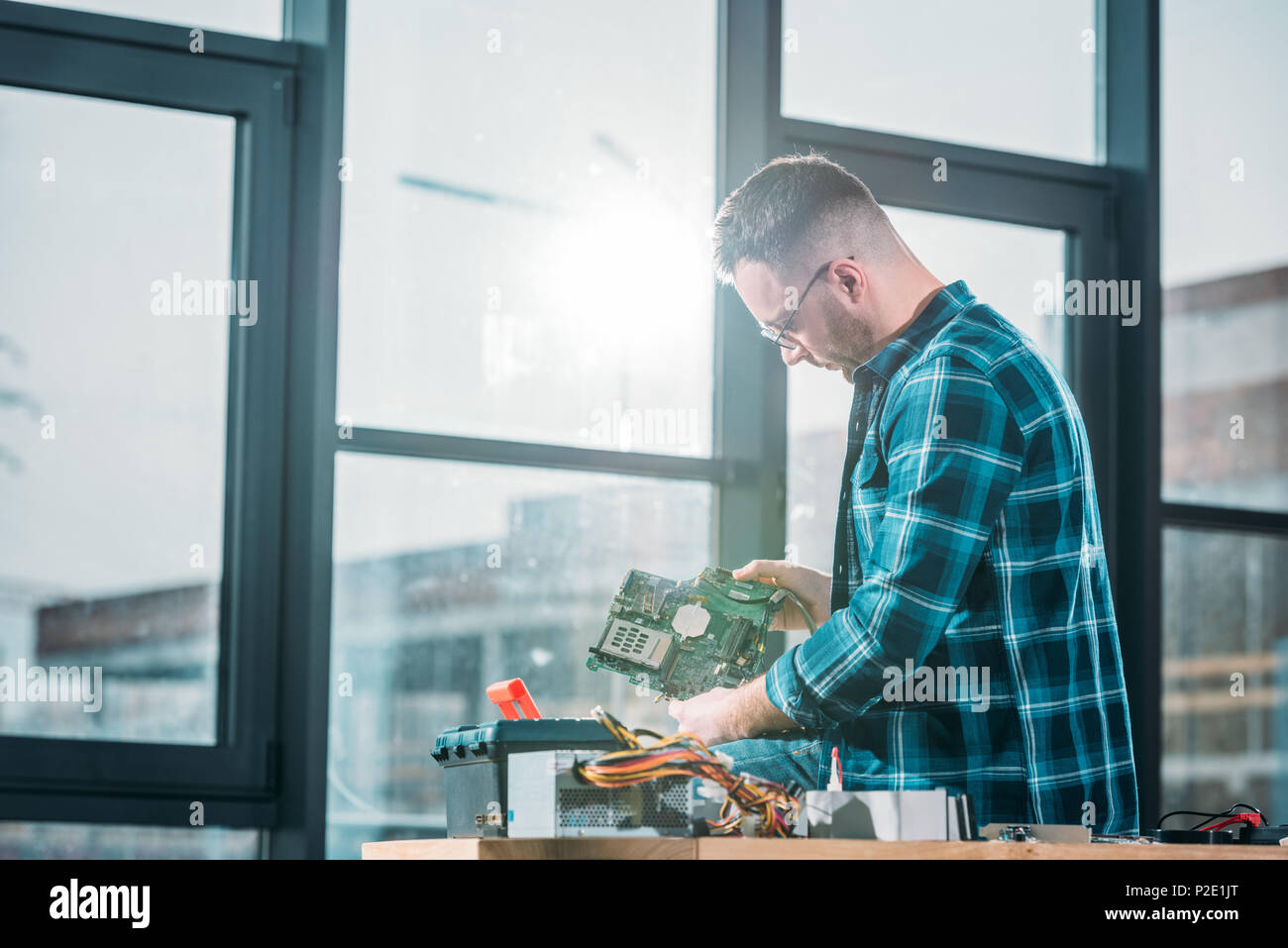 Electrical engineer testing circuit hi-res stock photography and images ...