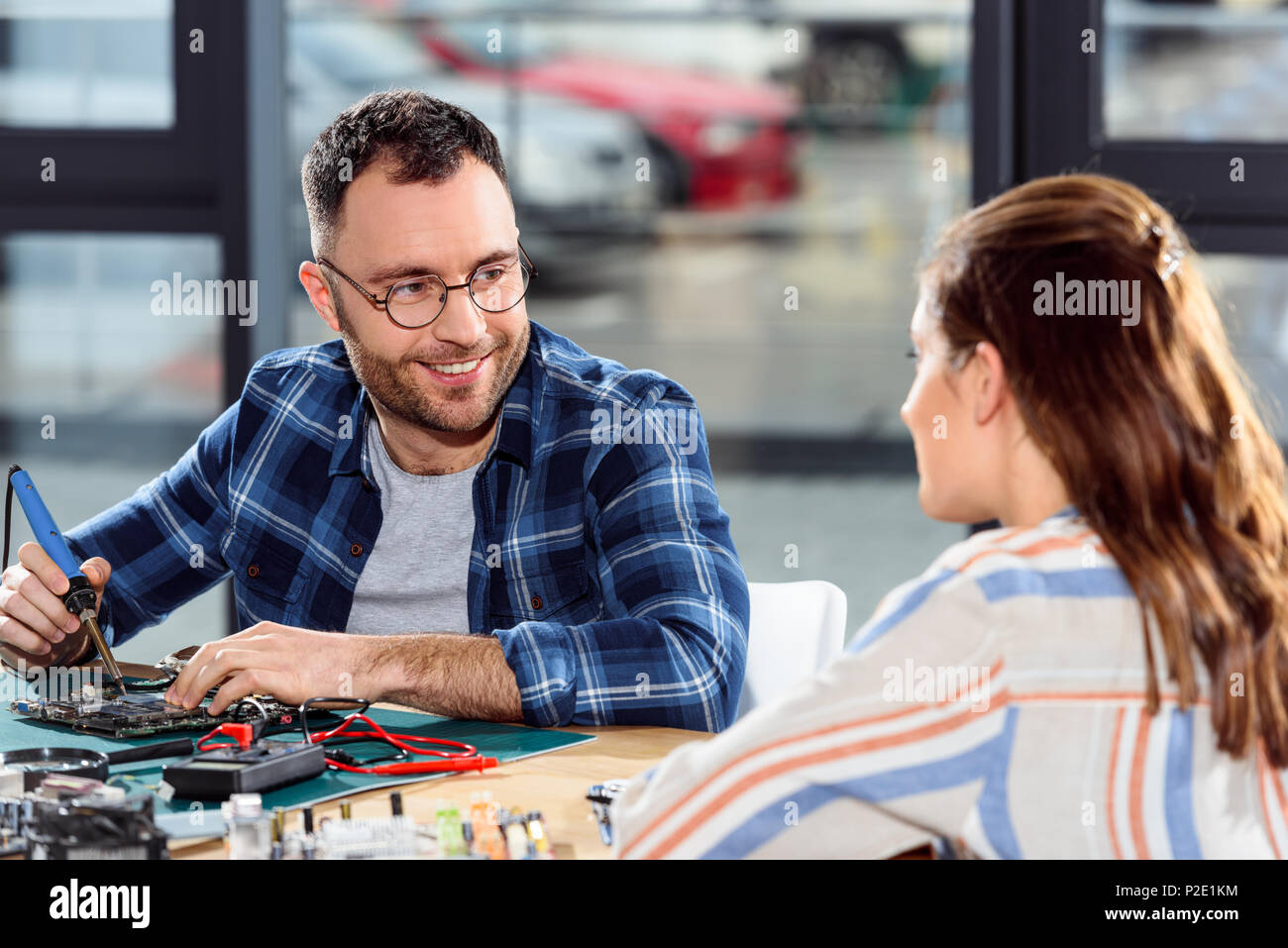 Female engineers smiling hi-res stock photography and images - Alamy
