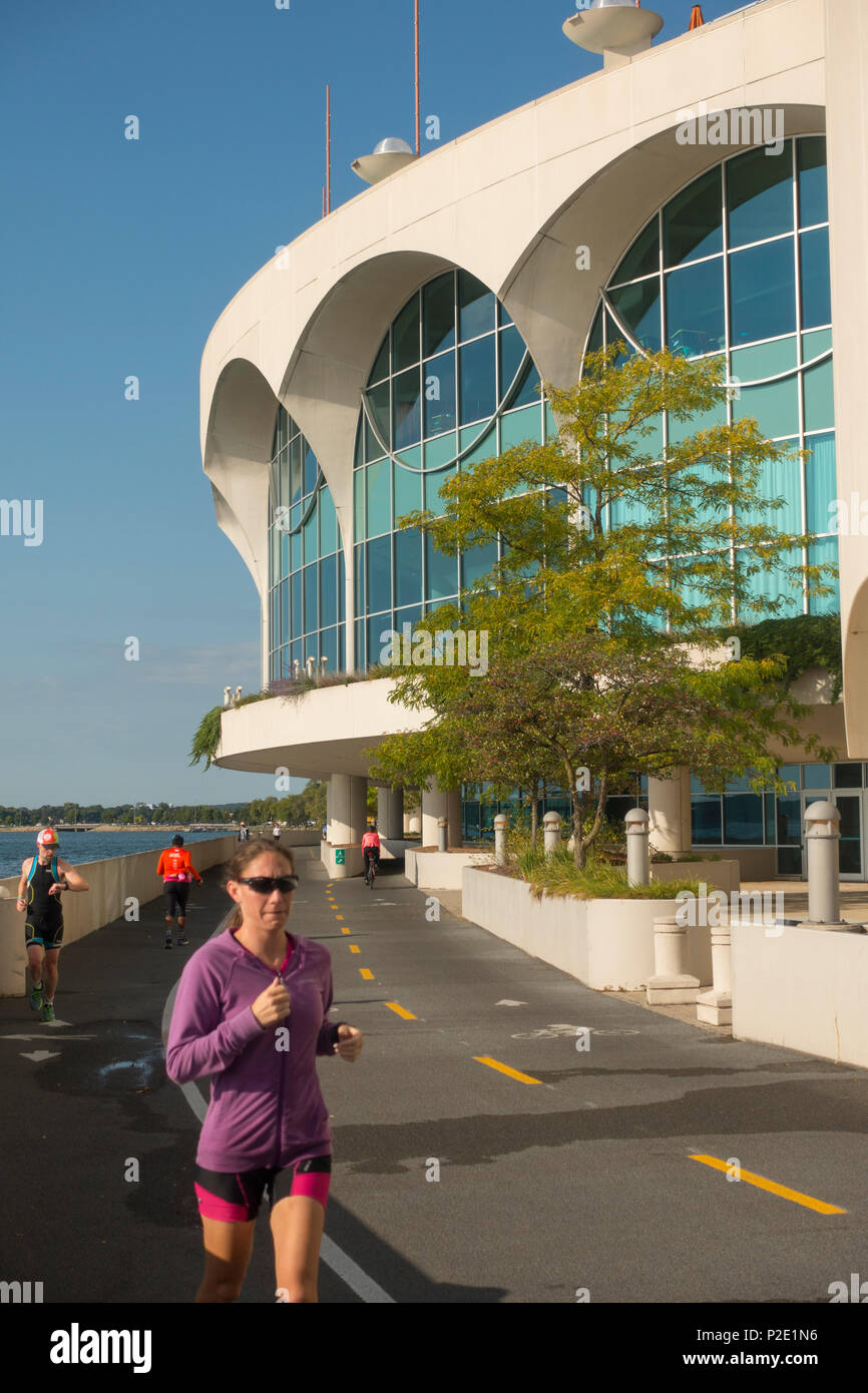 Monona terrace hi-res stock photography and images - Alamy