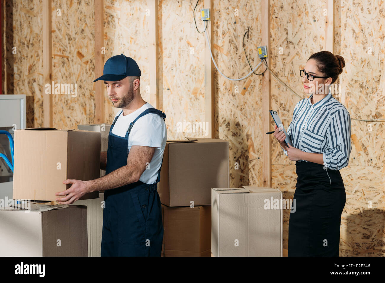 Stacking boxes hi-res stock photography and images - Alamy