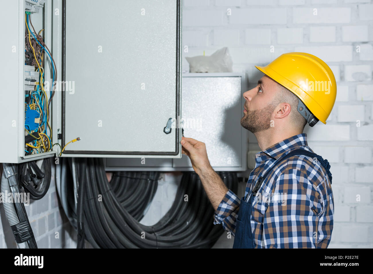 Power line maintenance hi-res stock photography and images - Alamy