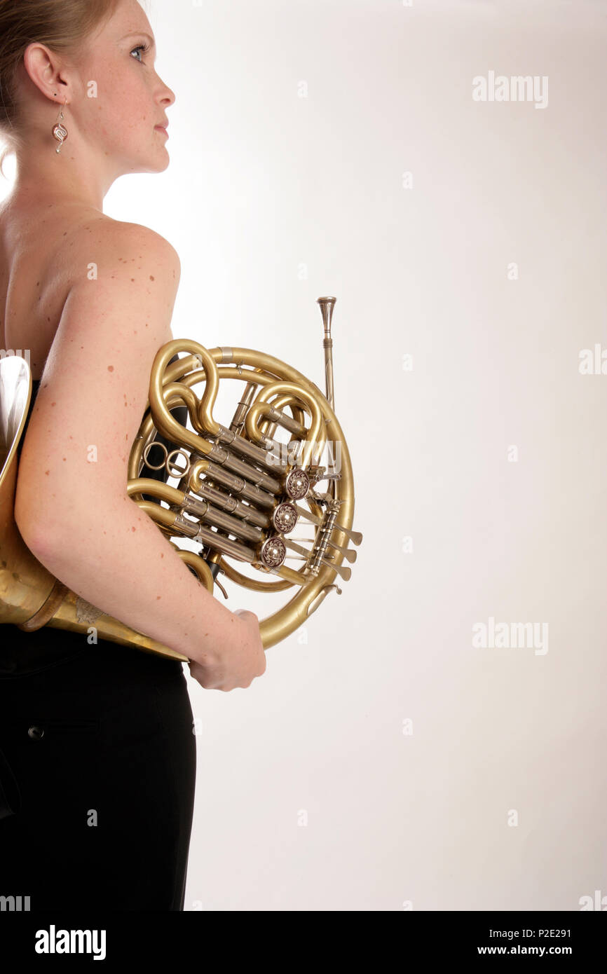 Female french horn player hi-res stock photography and images - Alamy