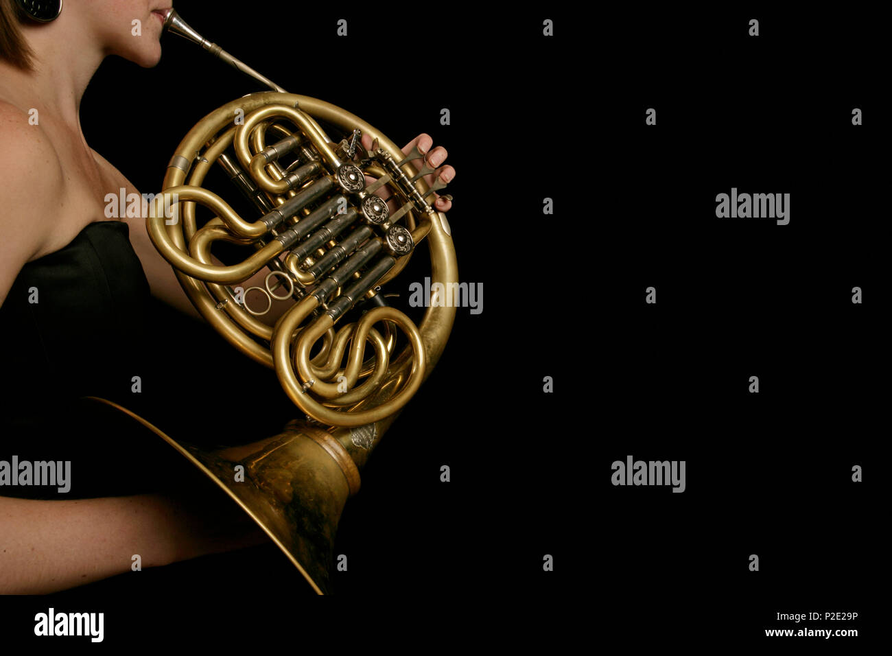 Female french horn player hi-res stock photography and images - Alamy