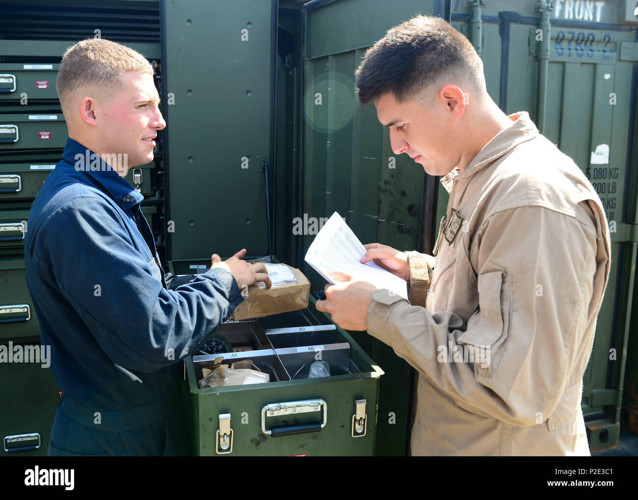 Uss nathan james hi-res stock photography and images - Alamy