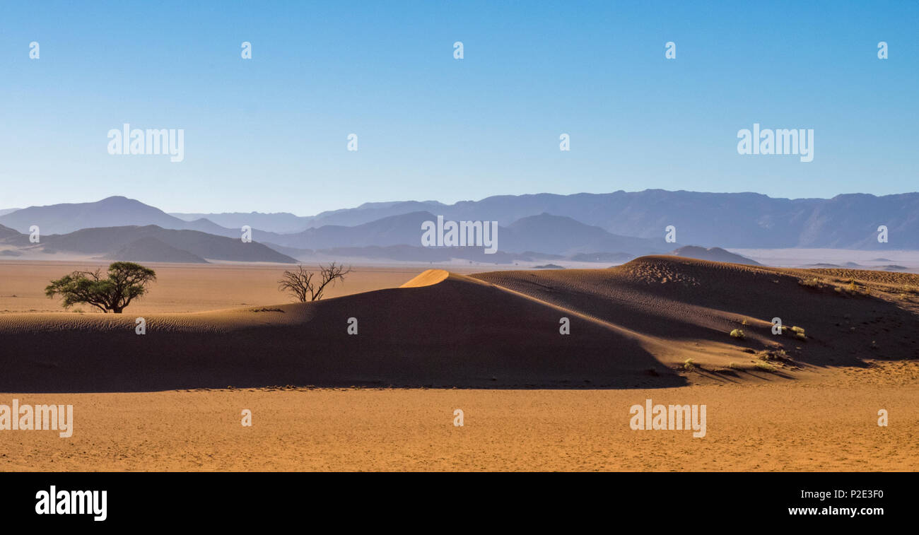 Dune mountains hi-res stock photography and images - Alamy