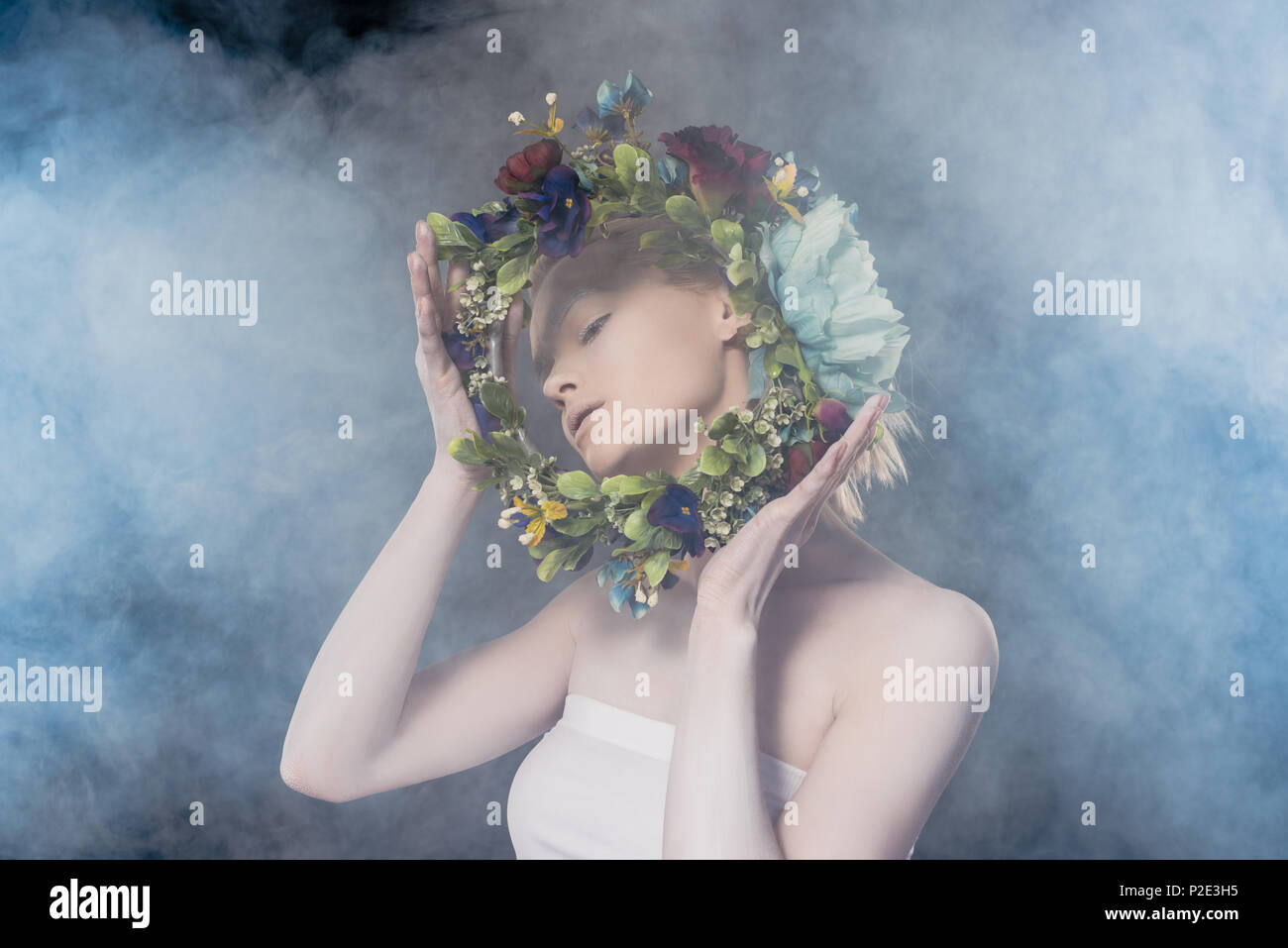 Smoke wreath hi-res stock photography and images - Alamy