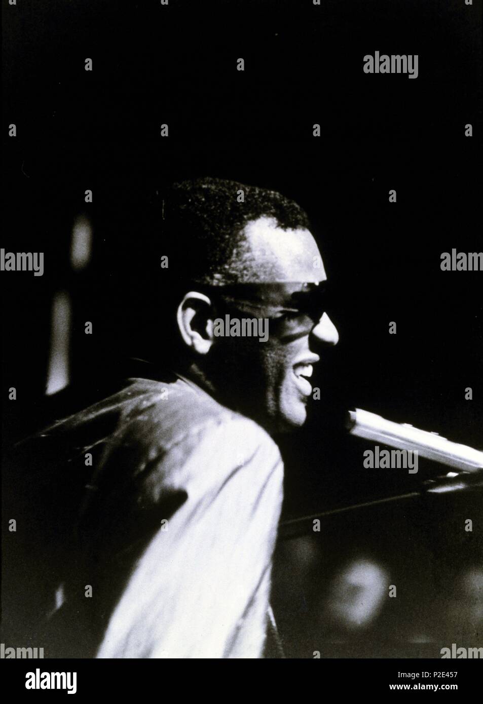 Ray Charles performing at Paris Olympia Theatre in 1962 Stock Photo - Alamy