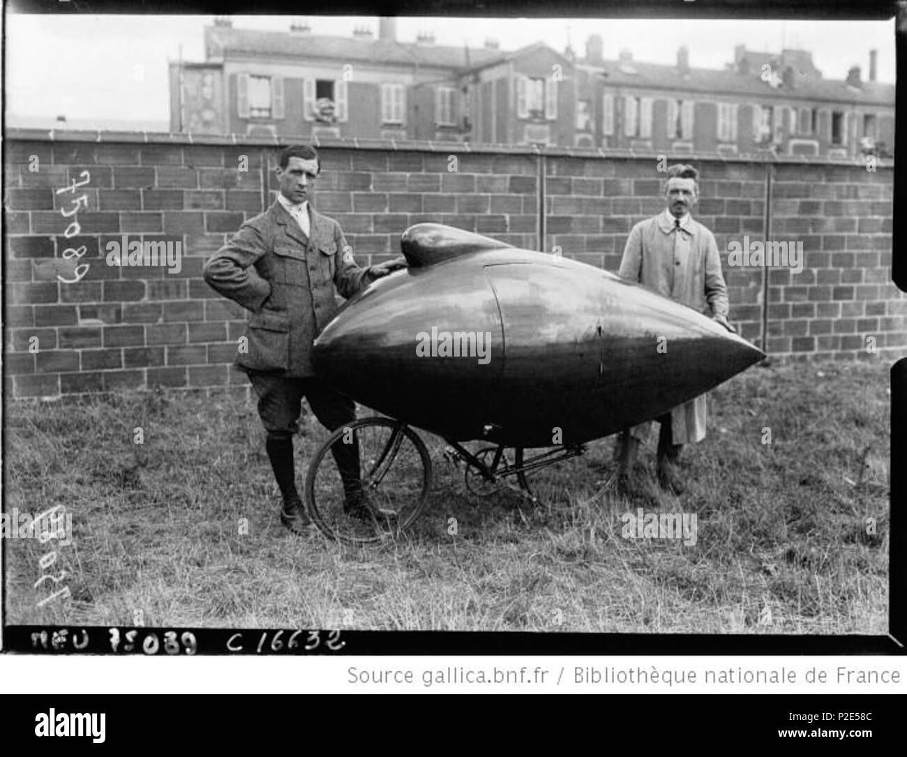 . Français : Le vélo-torpille modifié à grand rendement Berthet-Caseli ...