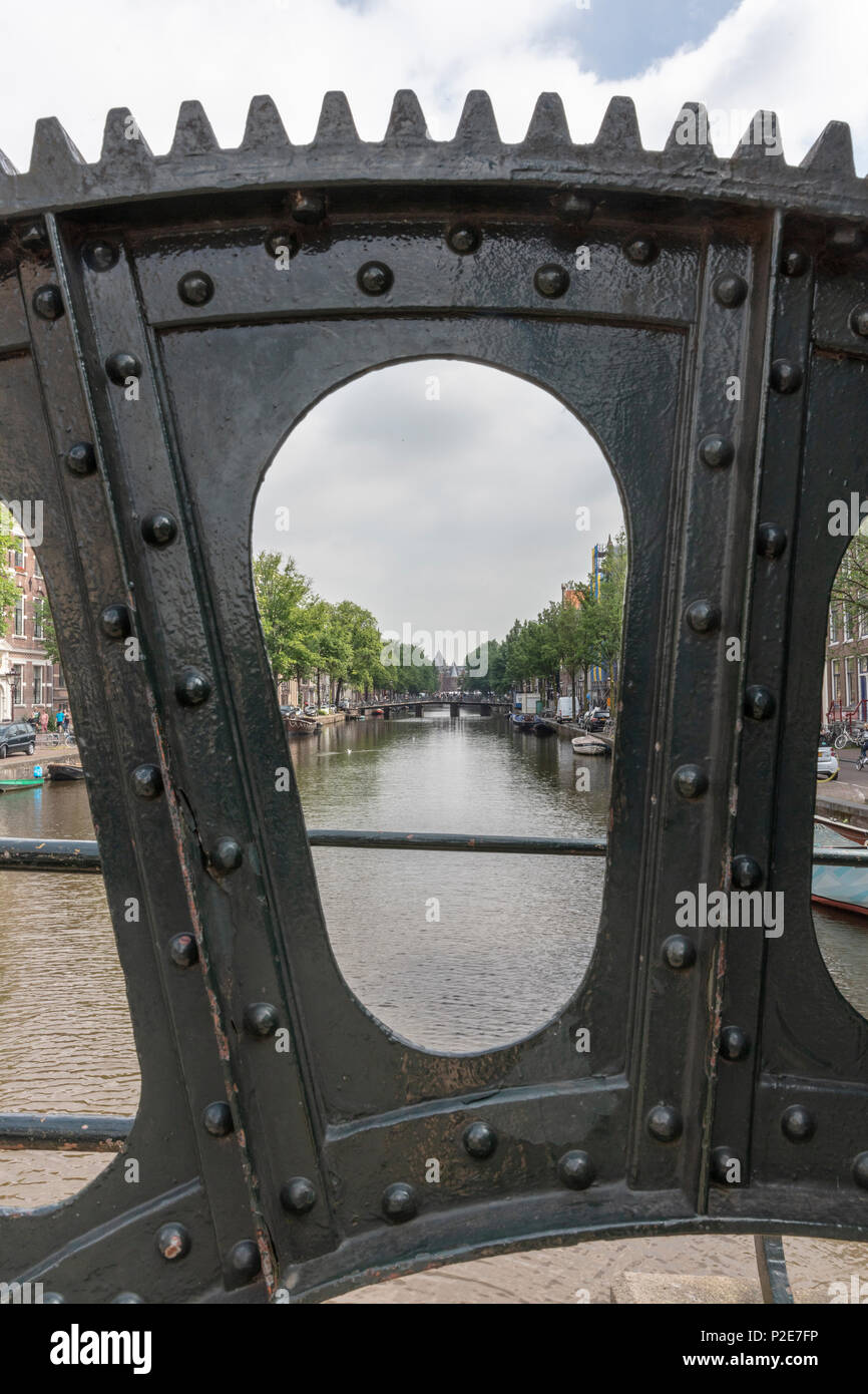 Bridge mechanism hi-res stock photography and images - Alamy