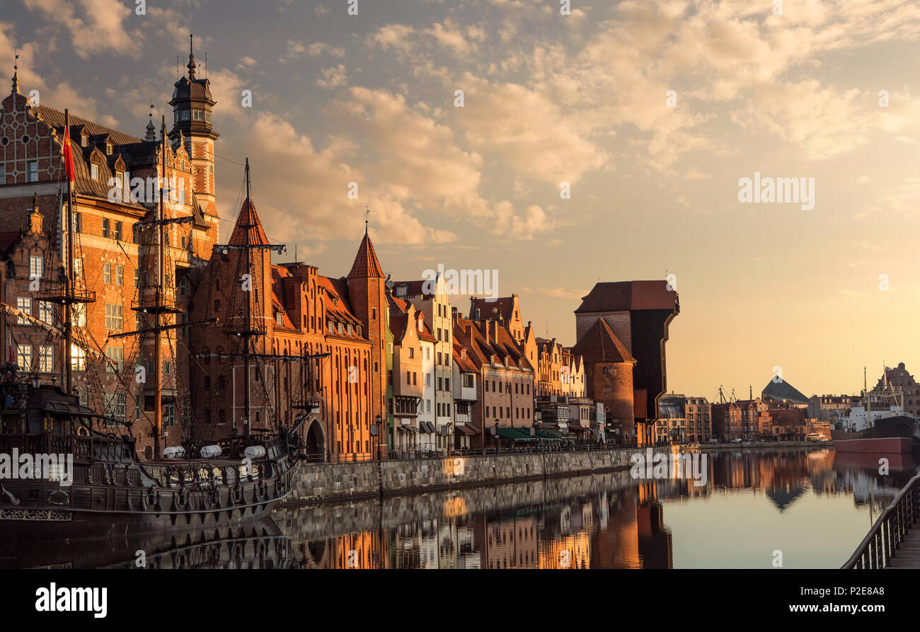 Retro danzig port hi-res stock photography and images - Alamy