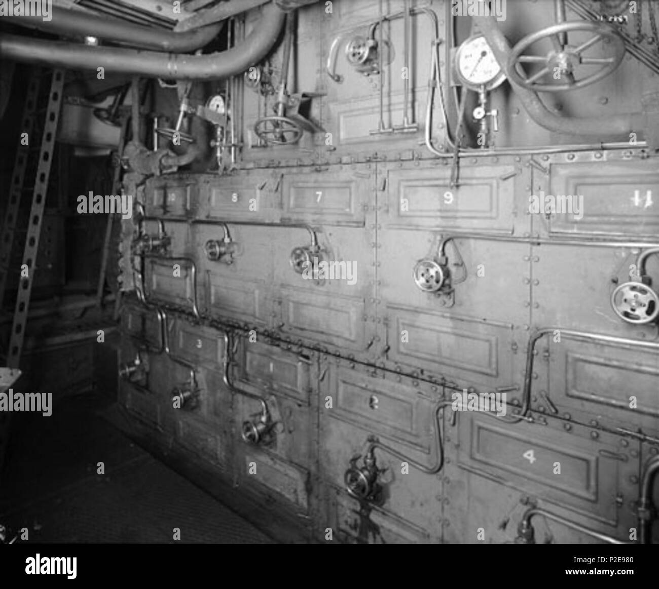 Yarrow boiler hms hi-res stock photography and images - Alamy