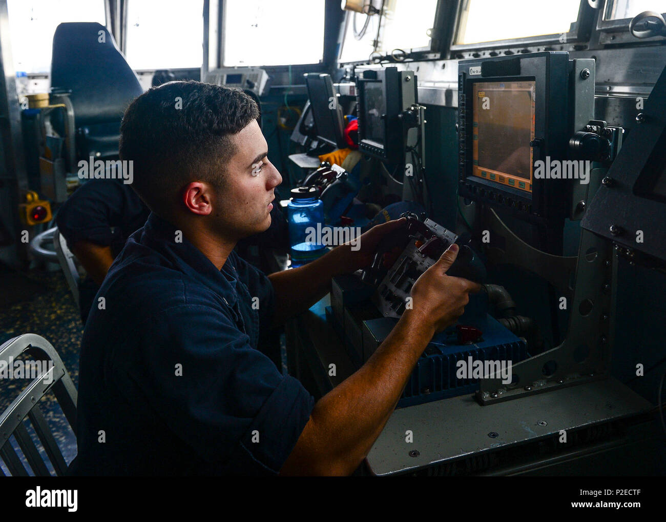 Mk 38 25 mm gun system hi-res stock photography and images - Alamy