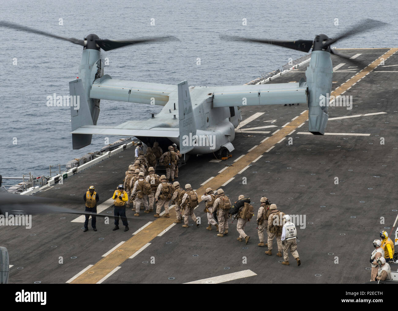 PACIFIC OCEAN (September 11, 2016) – Marines assigned to the 11th ...