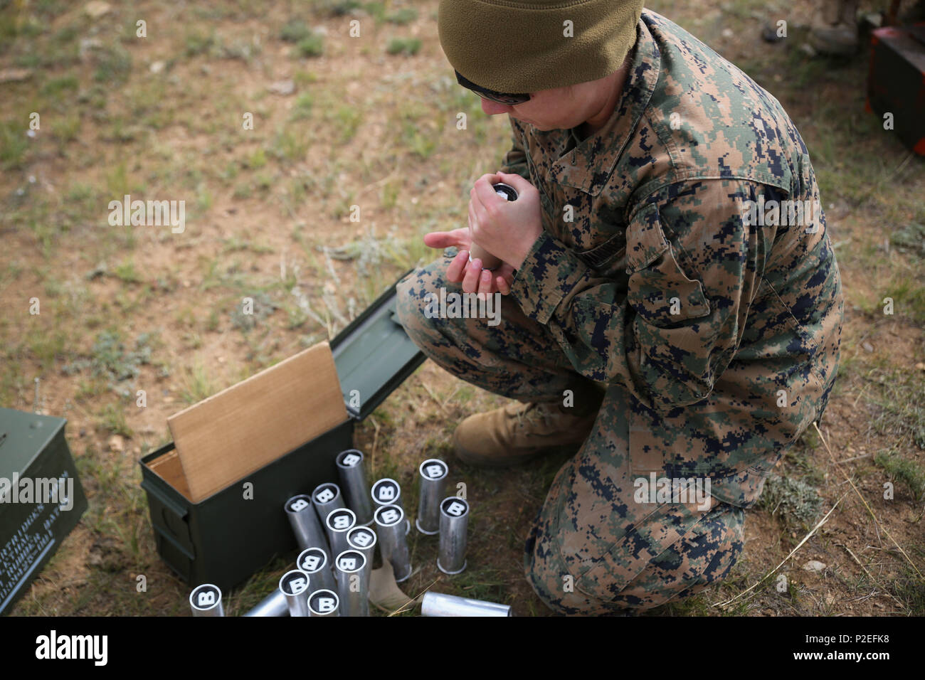 M32 40mm grenade launcher hi-res stock photography and images - Alamy