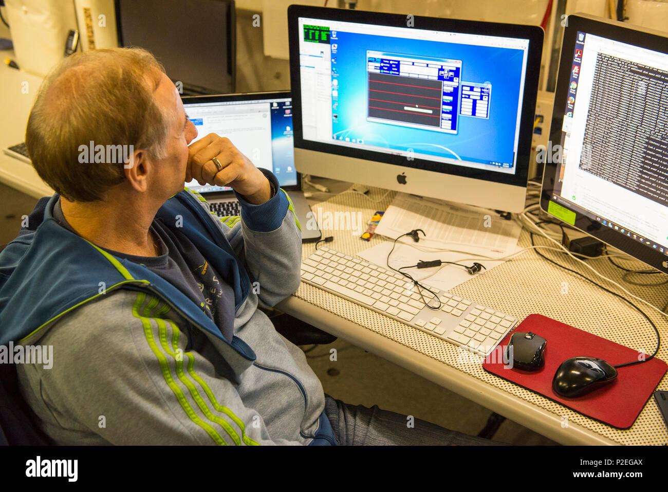 Jeff Hardwick monitors connectivity for the science research network ...