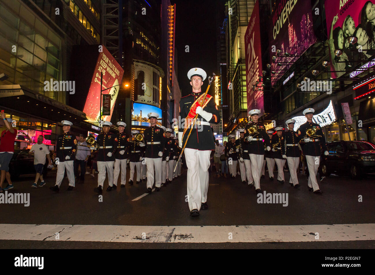 New year times square 2001 hi-res stock photography and images - Alamy