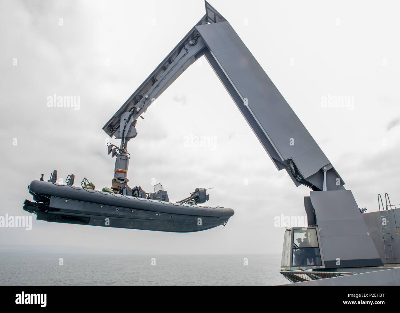 160907-N-LR795-072 PACIFIC OCEAN (Sept. 7, 2016) Sailors aboard the ...