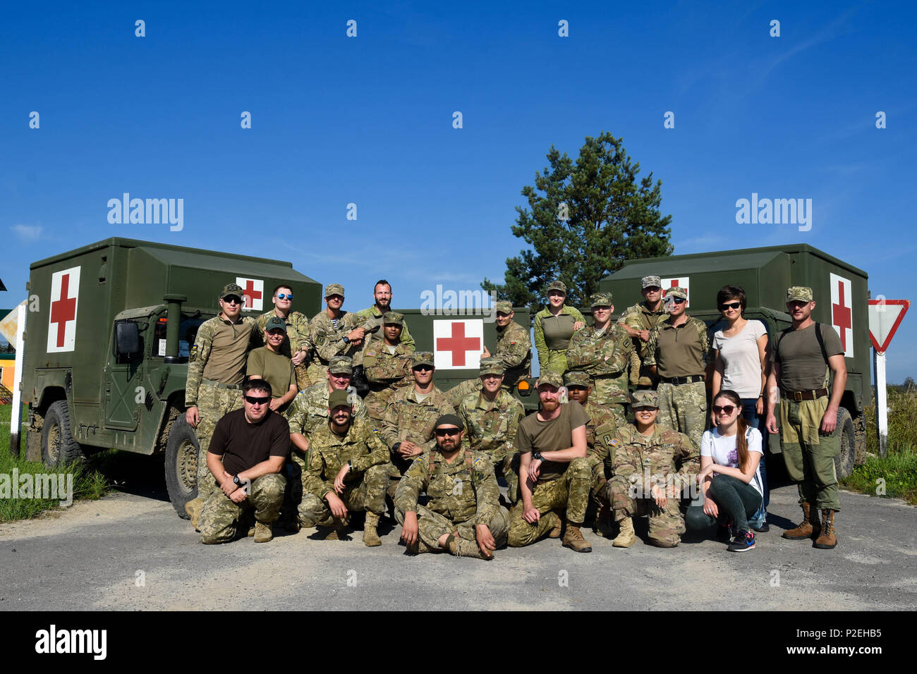 New army ambulances hi-res stock photography and images - Alamy