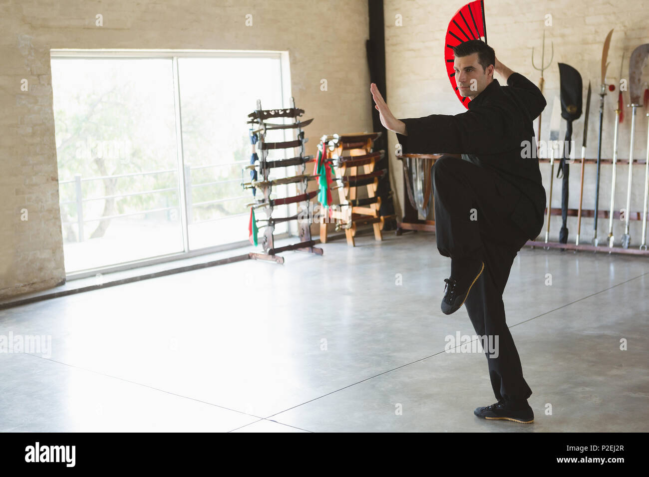 Kung fu fan hi-res stock photography and images - Alamy