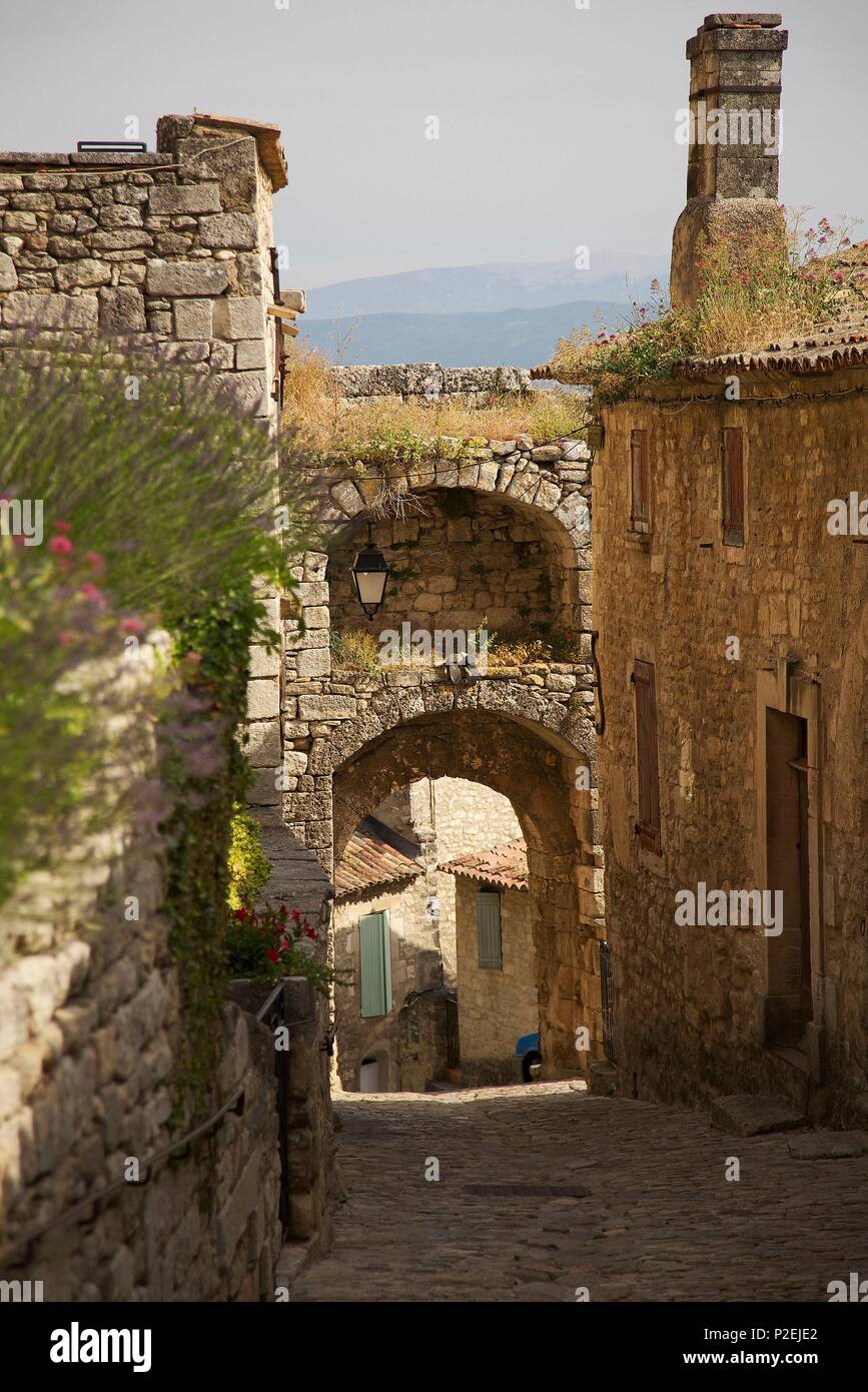 France, Vaucluse, Luberon, Goult, Street with stone houses Stock Photo ...