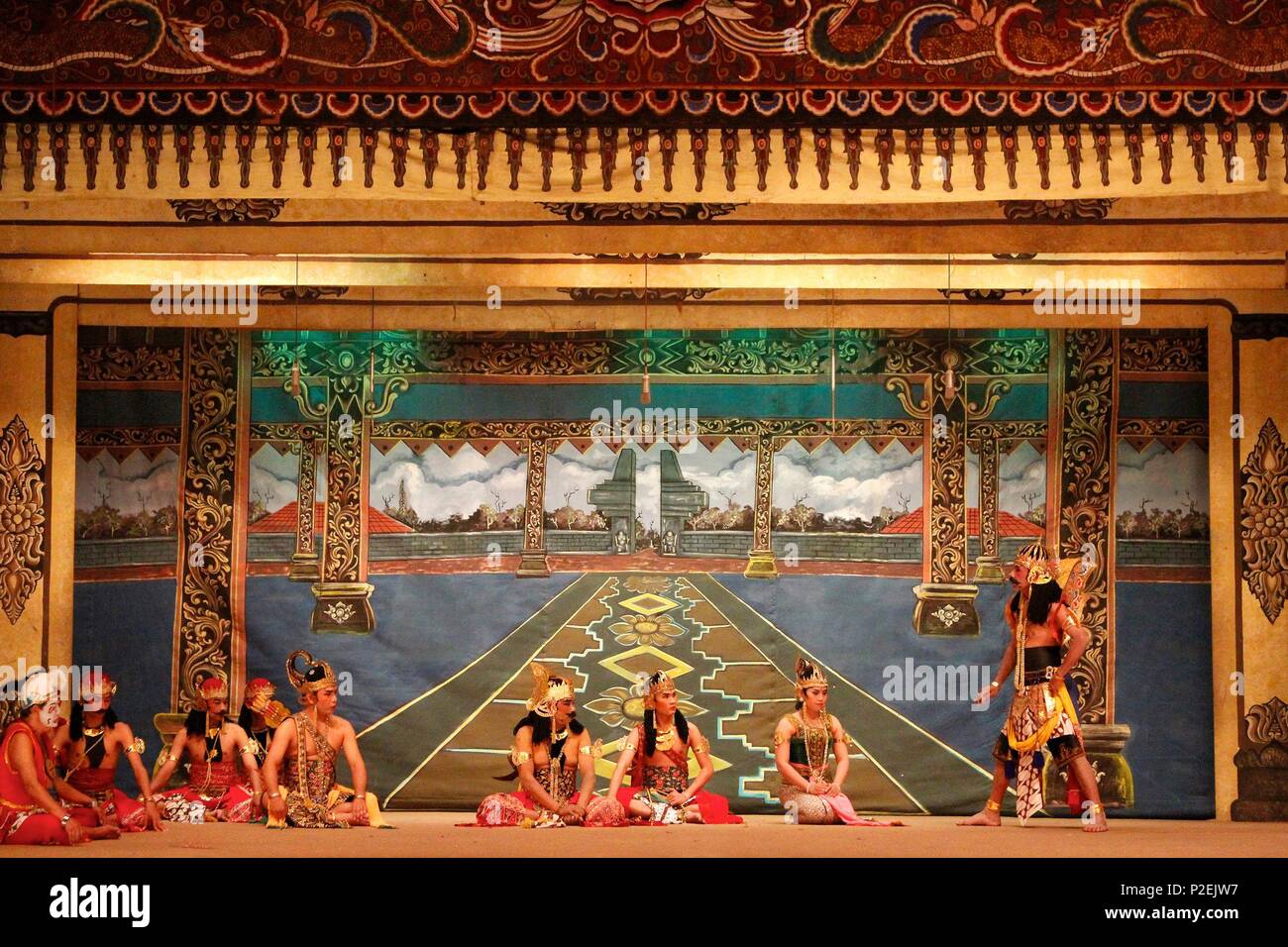 Traditional theatre hi-res stock photography and images - Alamy