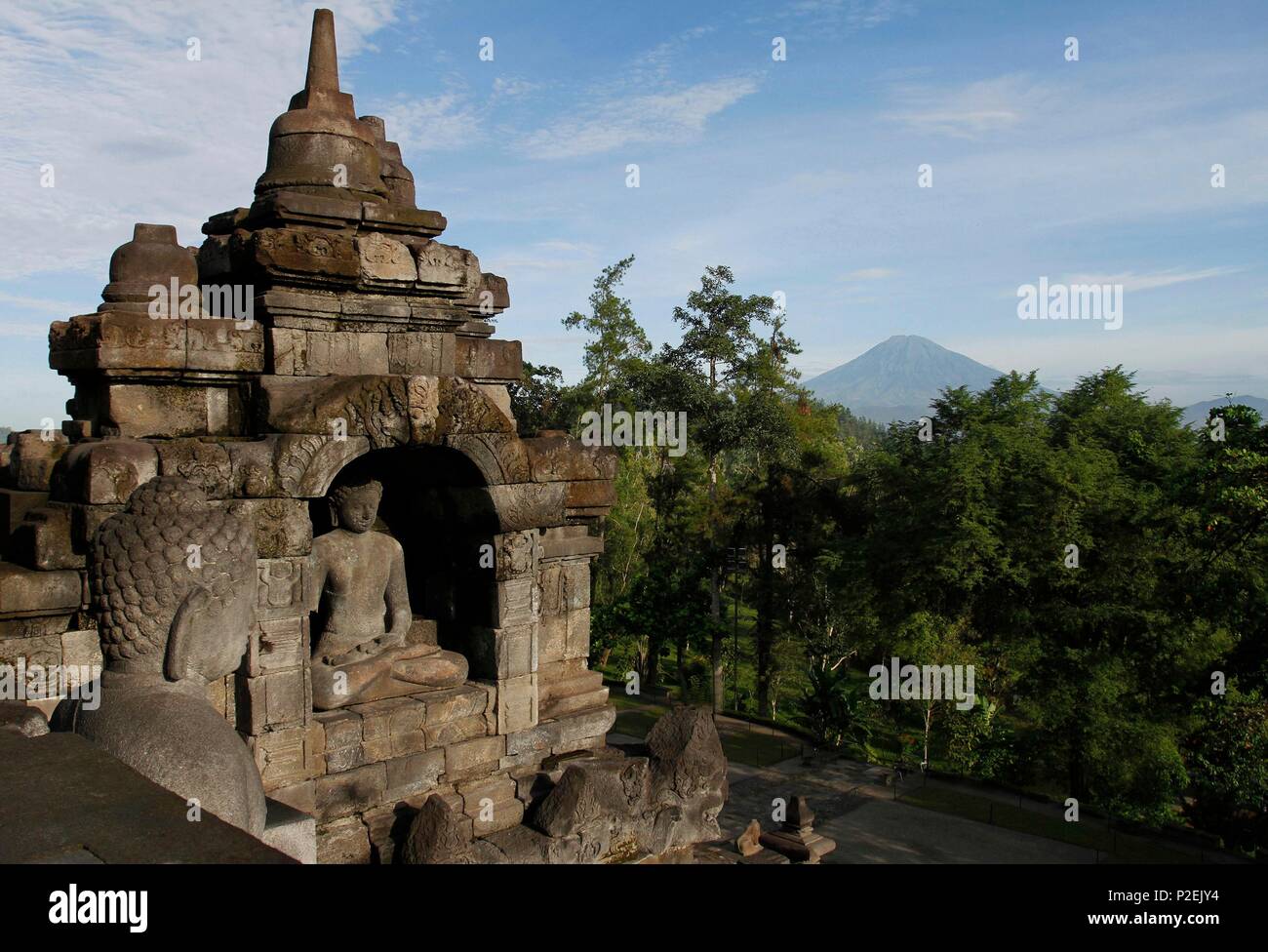 Middle east statues hi-res stock photography and images - Alamy