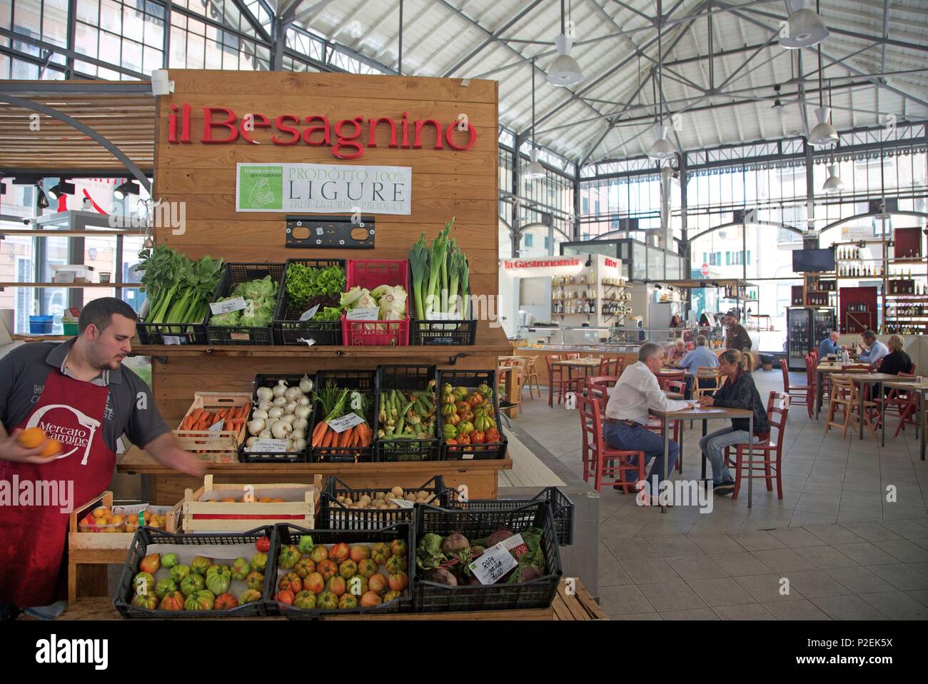 Genoa market hi-res stock photography and images - Alamy