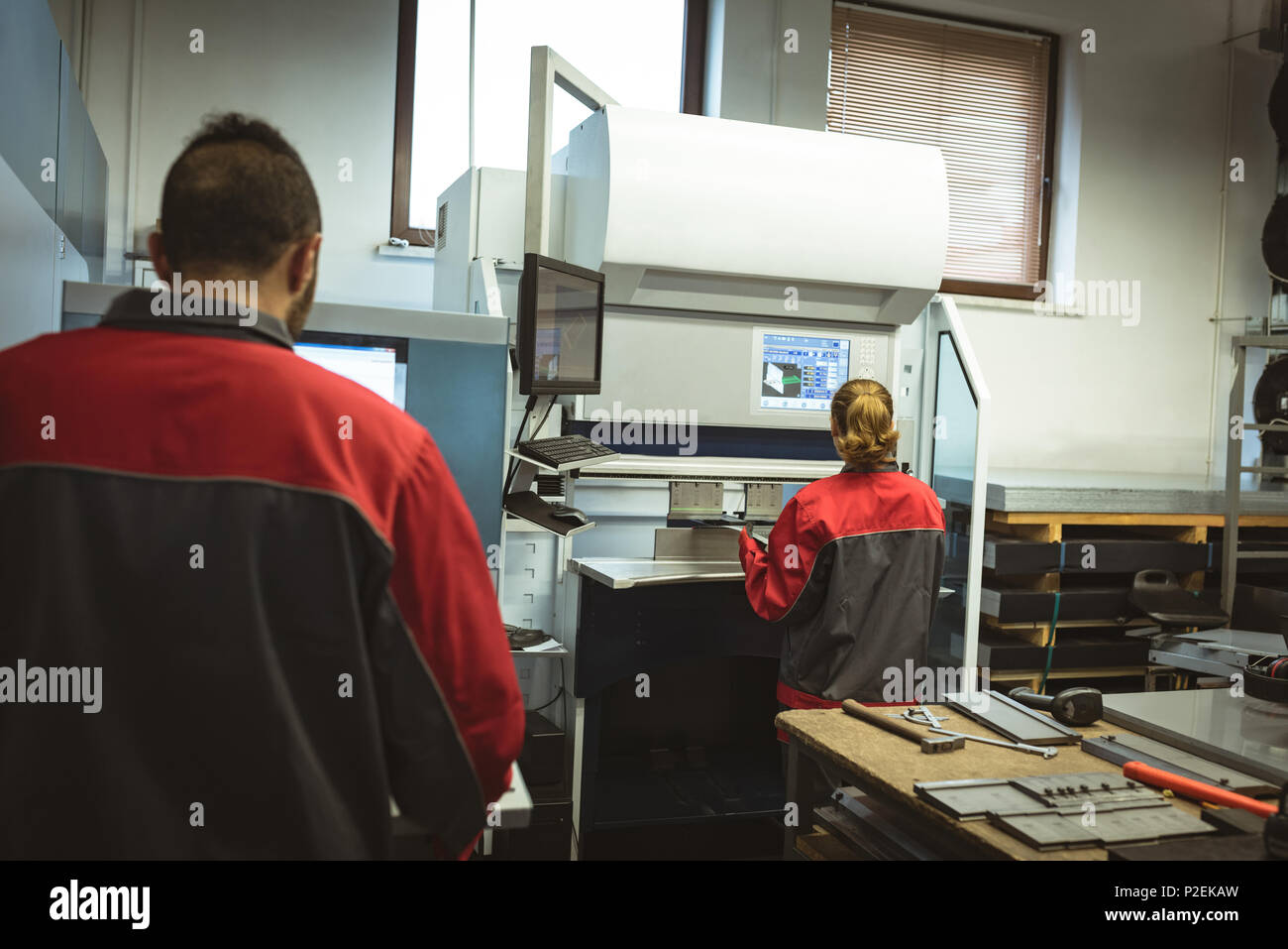 Two workers hi-res stock photography and images - Alamy