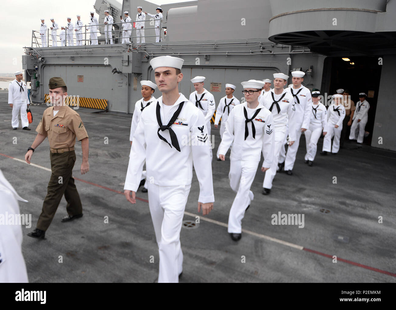 160912-N-GV721-029 SAN DIEGO (Sept. 12, 2016) Sailors and Marines ...