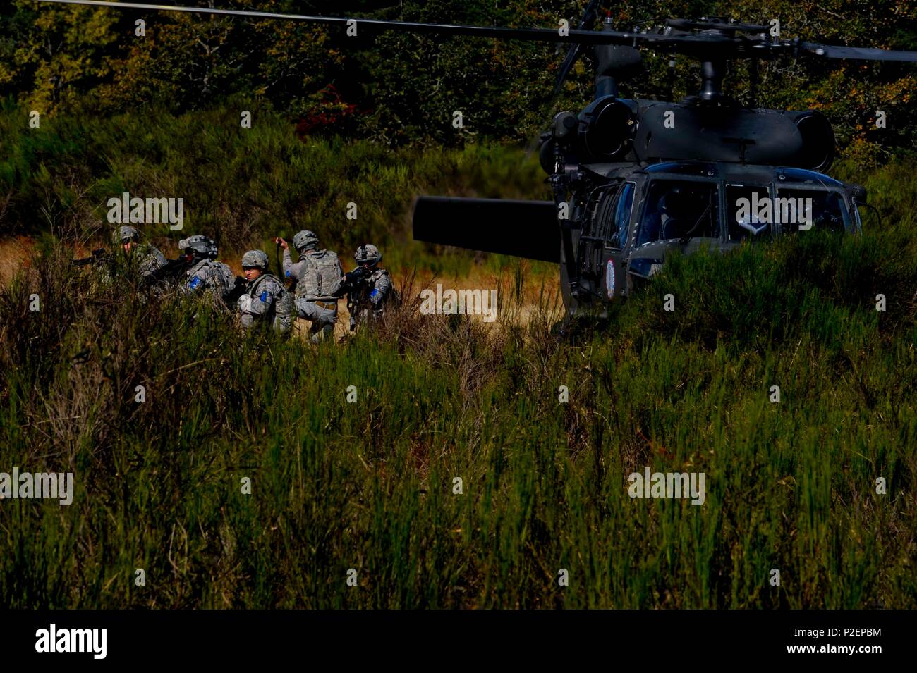 446 airlift wing hi-res stock photography and images - Alamy