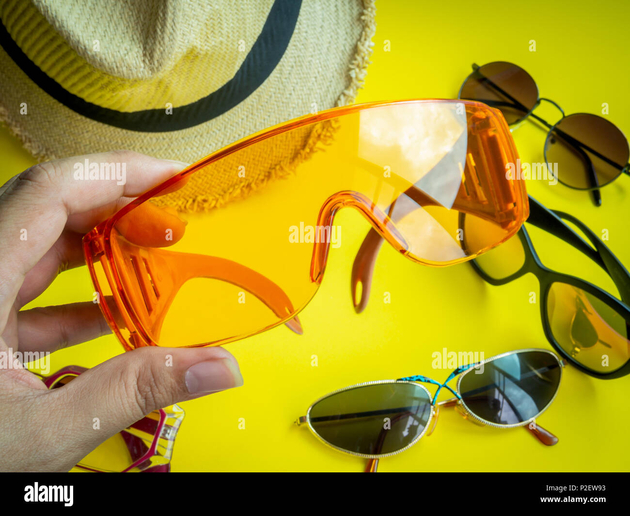 Yellow lemon text style hi-res stock photography and images - Alamy