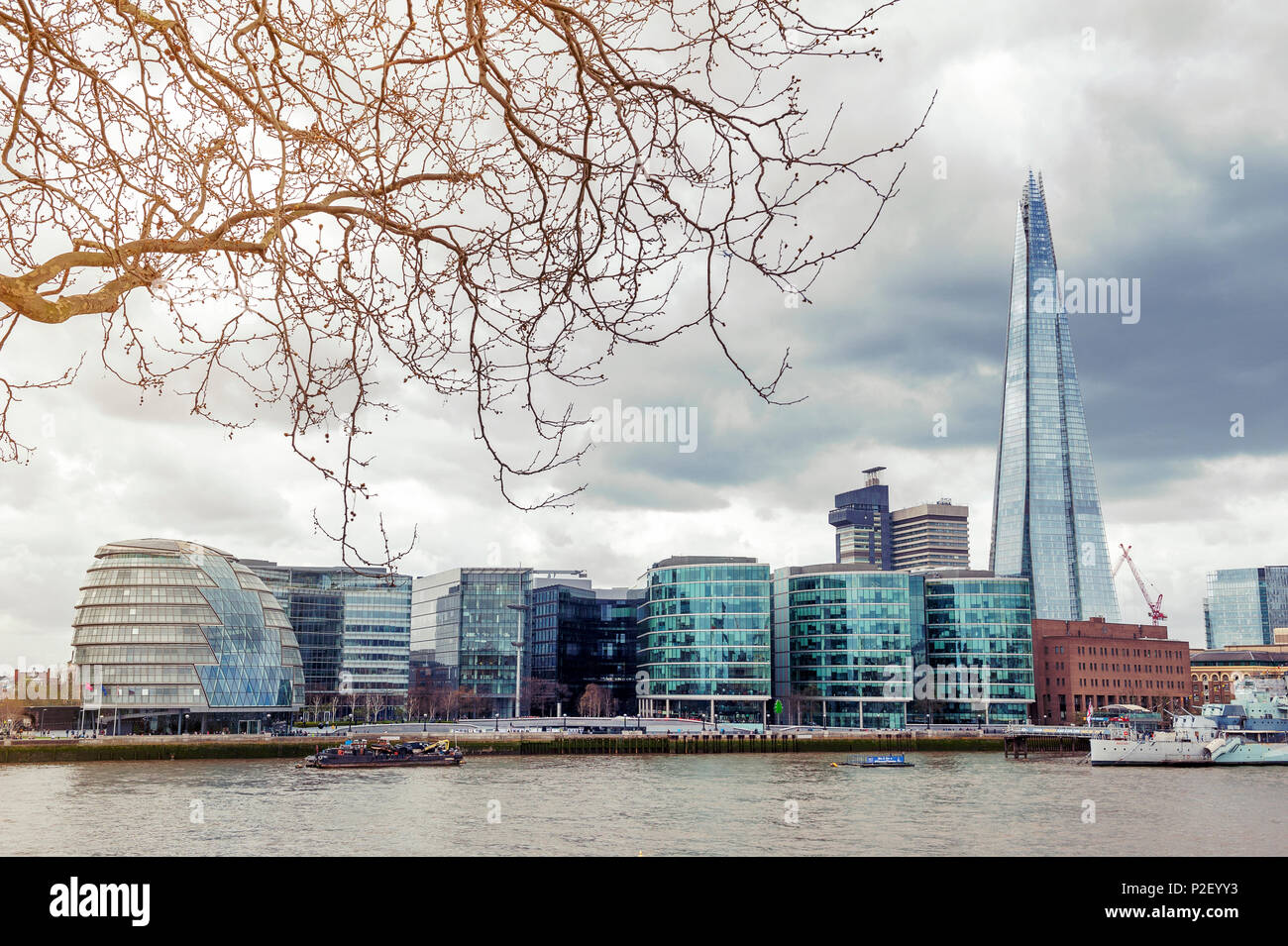 Curved Glass Building High Resolution Stock Photography and Images - Alamy