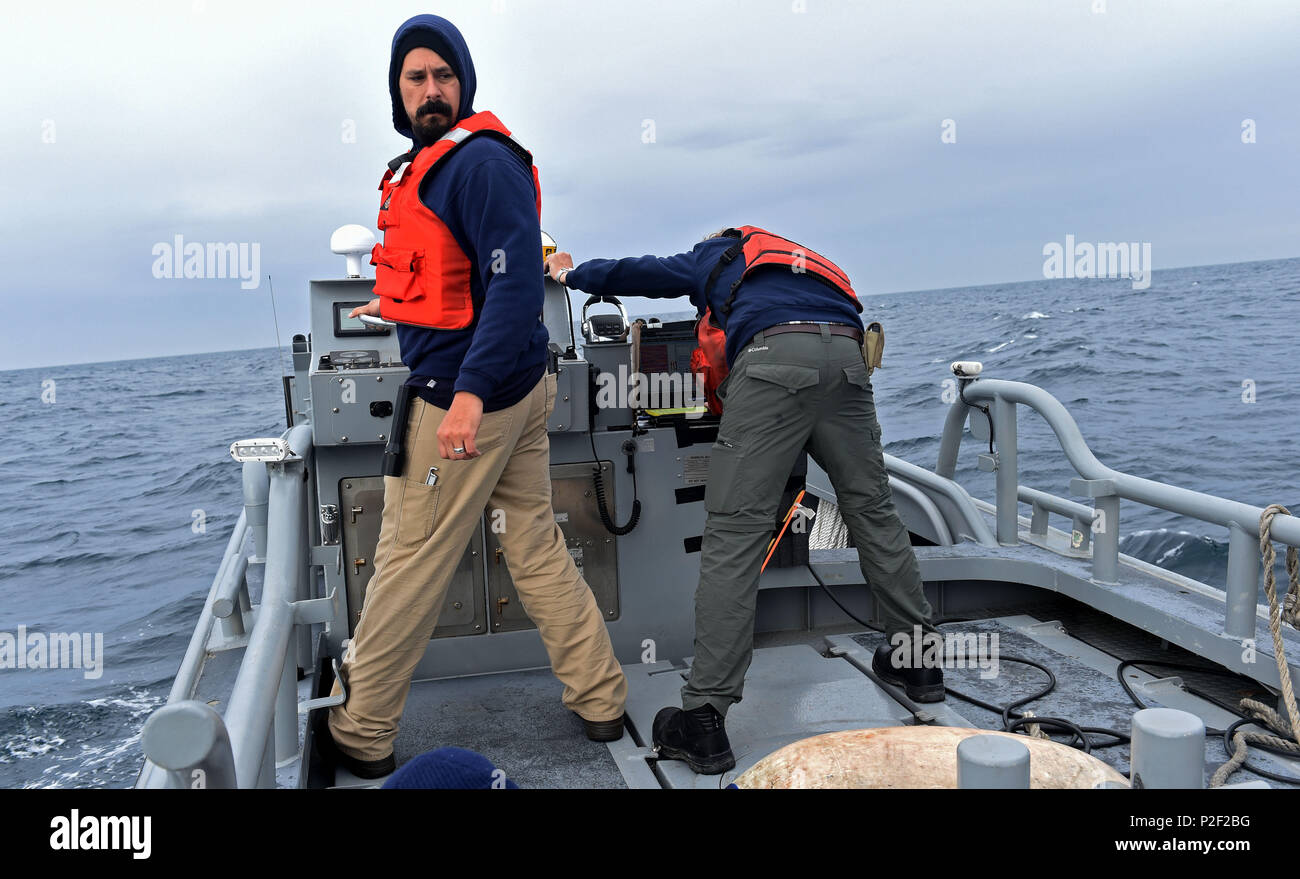 Underwater archaeologists hi-res stock photography and images - Alamy