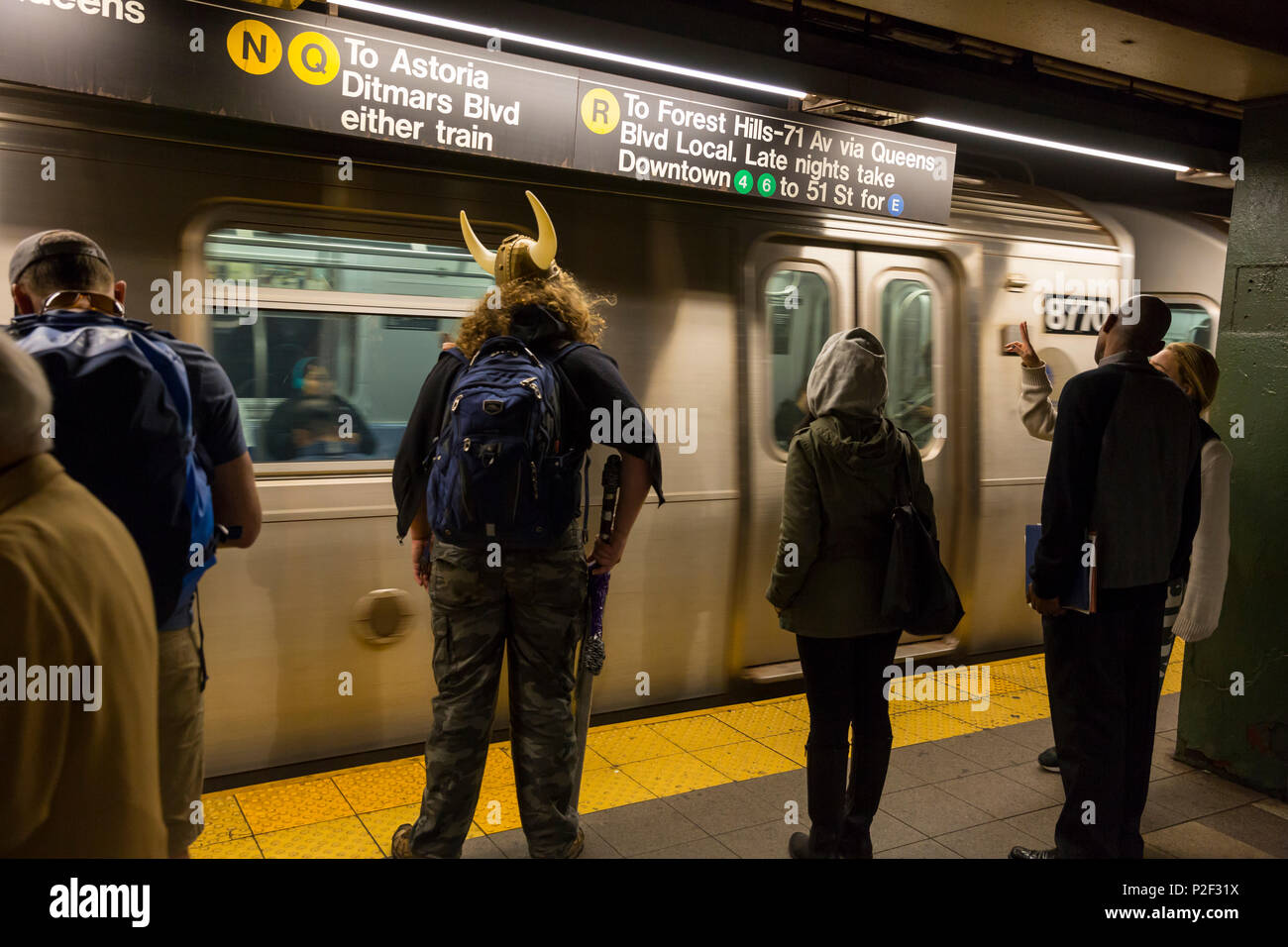 New York Subway, train at rush hour, Manhattan, New York City, USA ...