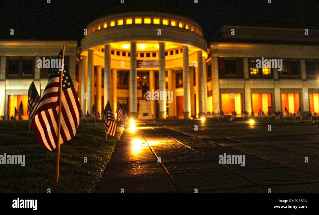 Army Reserve Soldiers of the 98th Training Division (IET) assembled at ...