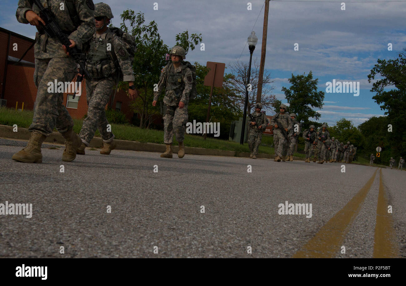 U.S. Army Reserve Soldiers from the 200th Military Police Command ...