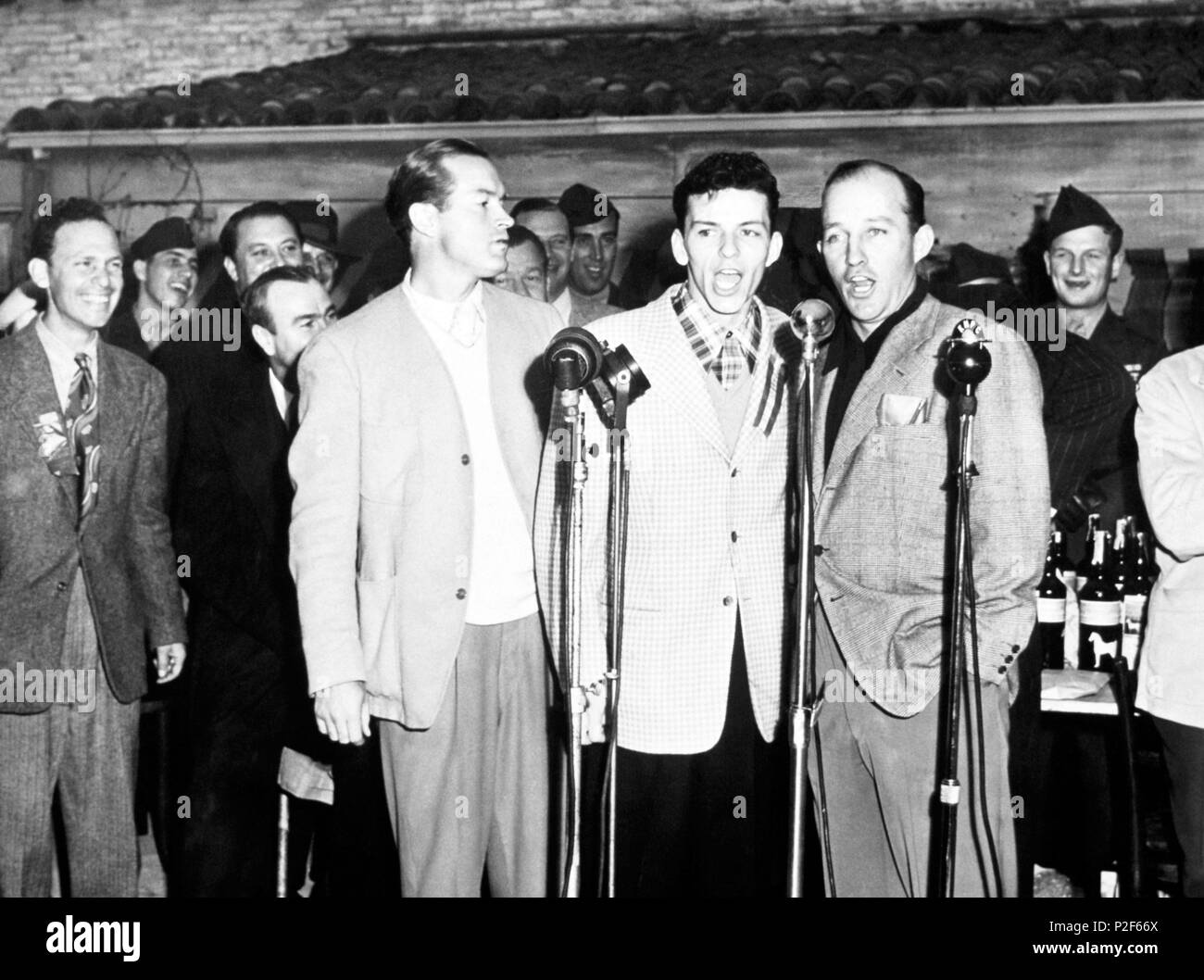 Description: Frank Sinatra sings with Bing Crosby and Bob Hope in ...