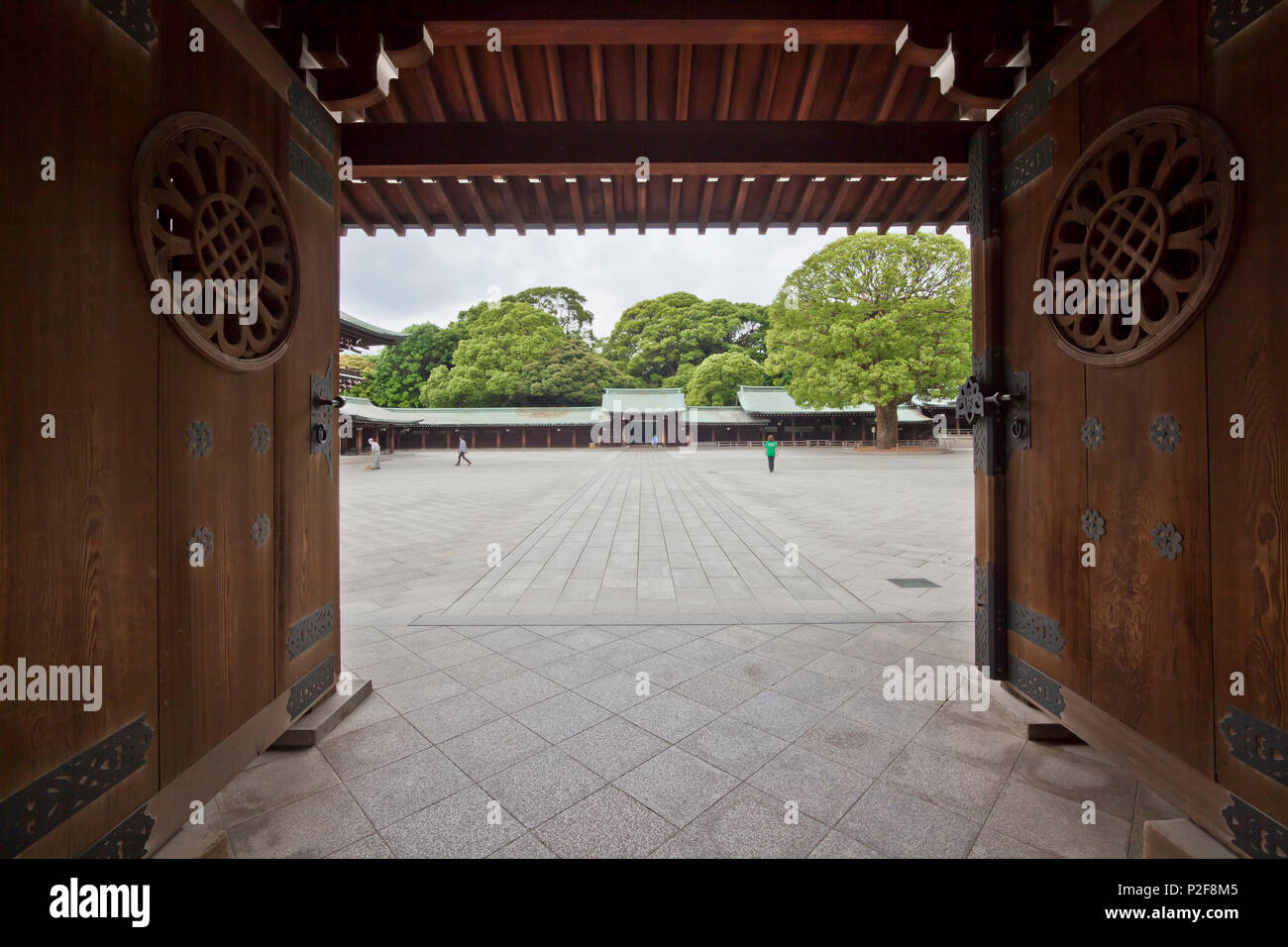 Meiji shrine gate hi-res stock photography and images - Alamy