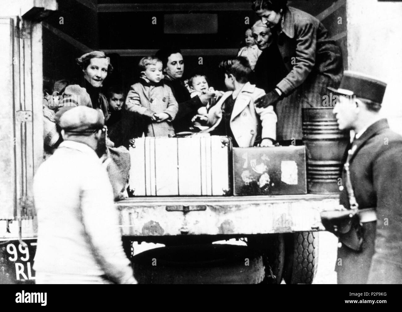 Spanish Civil War. Le Perthus, France. Spanish government refugees ...