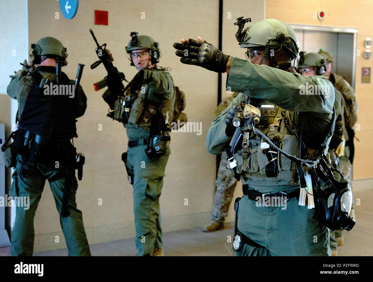 U.S. Soldiers, assigned to the U.S. Army Military District of ...